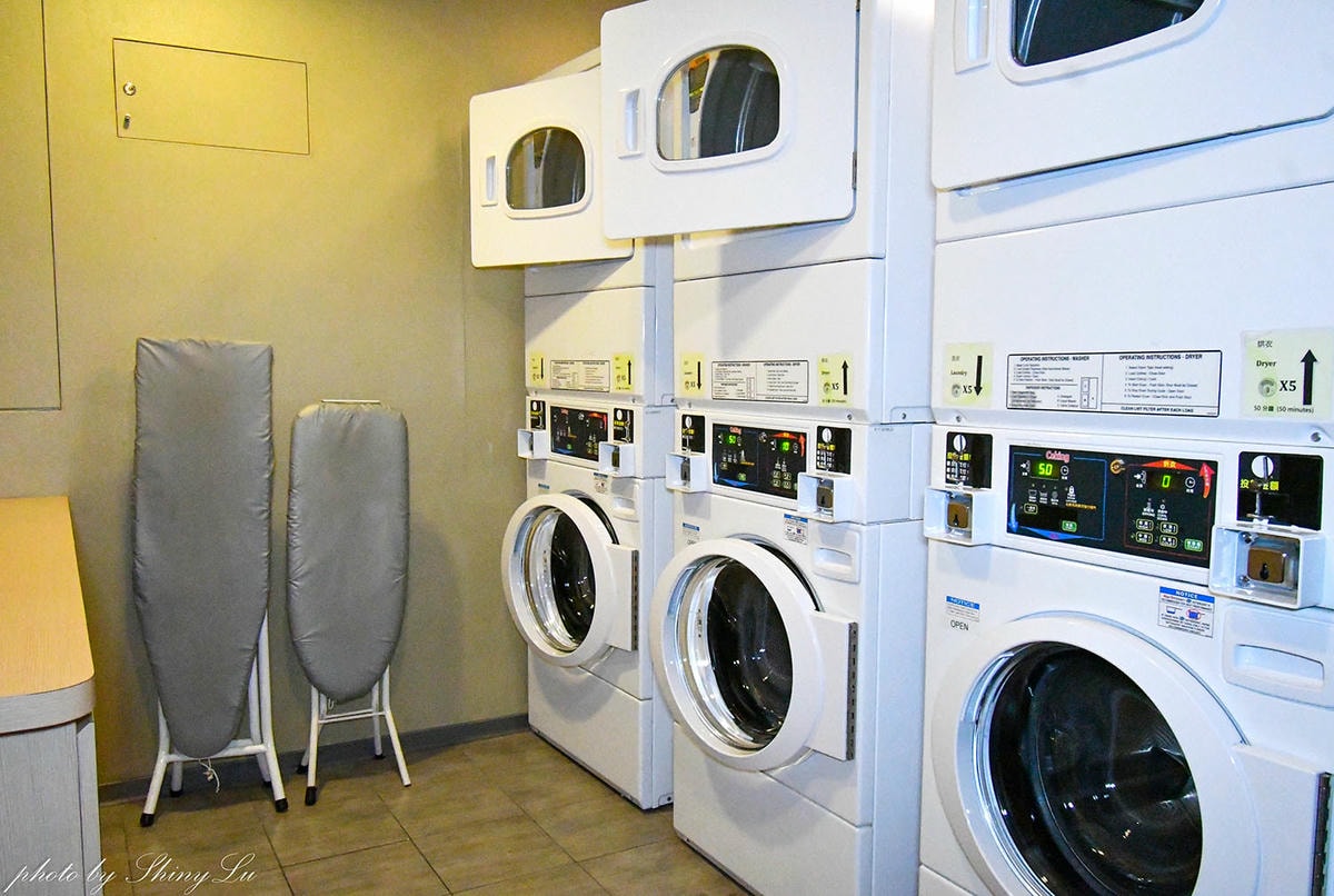 Two Tails Hotel 蘆洲，充滿活力氛圍感，捷運徐匯中學站樓上，蘆洲住宿推薦 – 呂萱萱愛分享