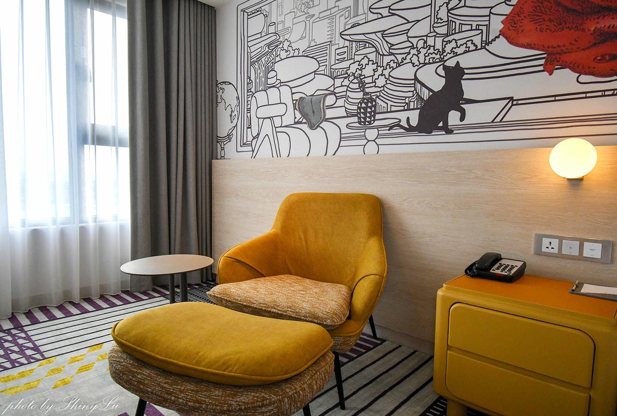 Two Tails Hotel 蘆洲，充滿活力氛圍感，捷運徐匯中學站樓上，蘆洲住宿推薦 – 呂萱萱愛分享