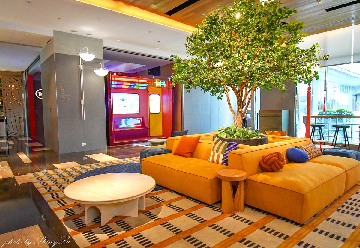 Two Tails Hotel 蘆洲，充滿活力氛圍感，捷運徐匯中學站樓上，蘆洲住宿推薦 – 呂萱萱愛分享