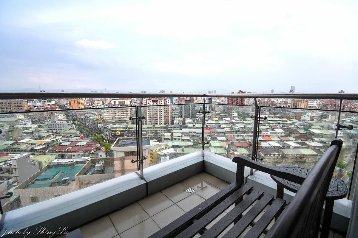 Two Tails Hotel 蘆洲，充滿活力氛圍感，捷運徐匯中學站樓上，蘆洲住宿推薦 – 呂萱萱愛分享