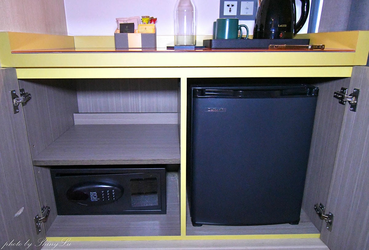 Two Tails Hotel 蘆洲，充滿活力氛圍感，捷運徐匯中學站樓上，蘆洲住宿推薦 – 呂萱萱愛分享